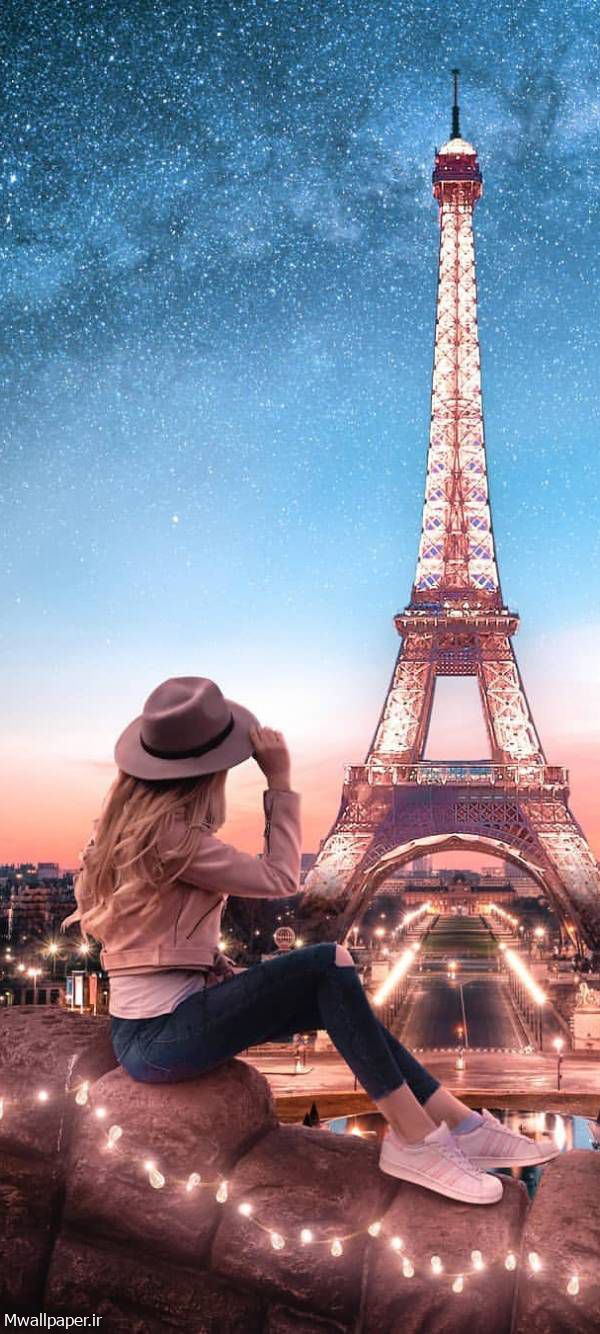 پس زمینه دختر و برج ایفل پاریس فرانسه اِم والپیپر